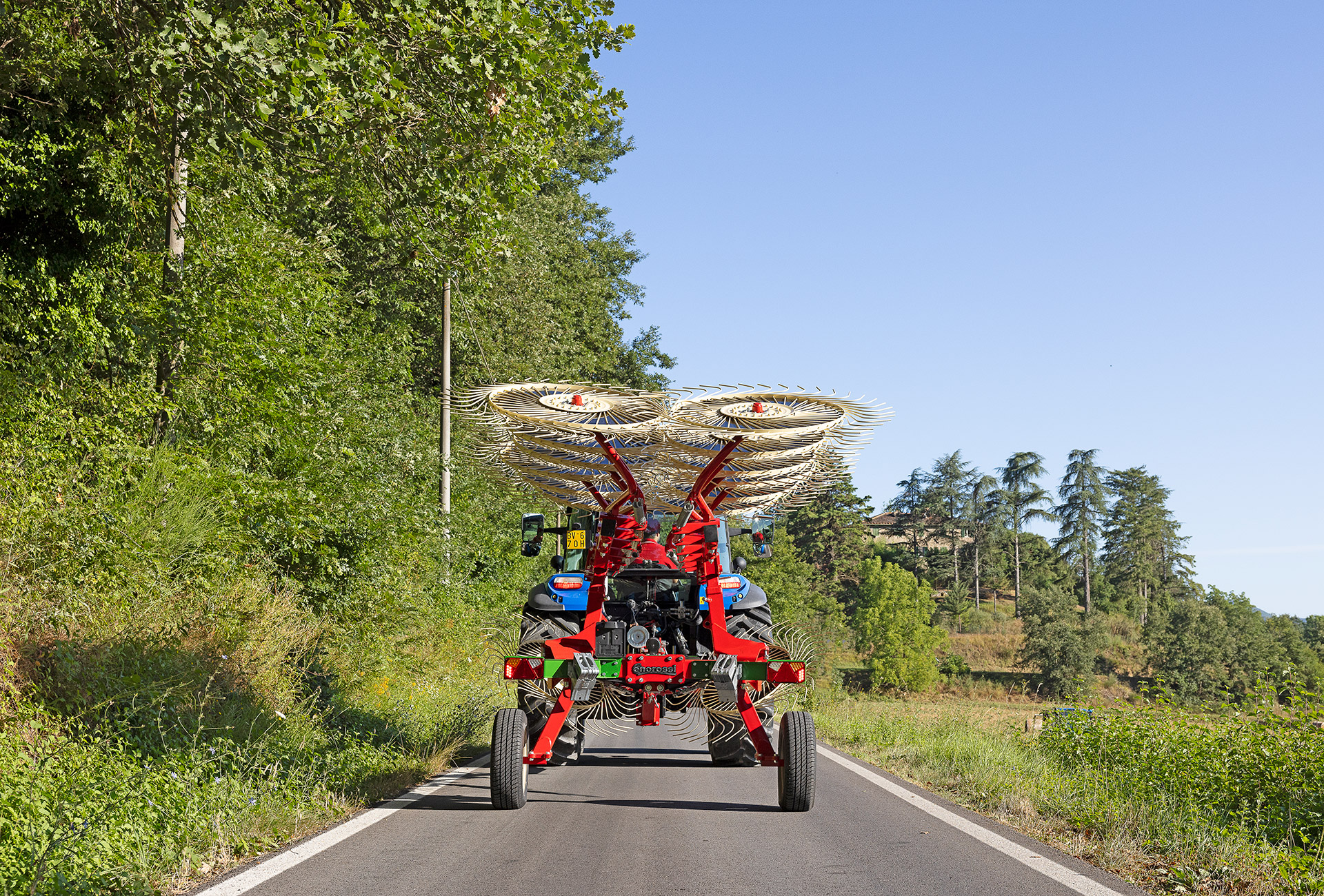 Enorossi POWER RAKE “V” Frame Wheel Rake with Central Joint - AMIA