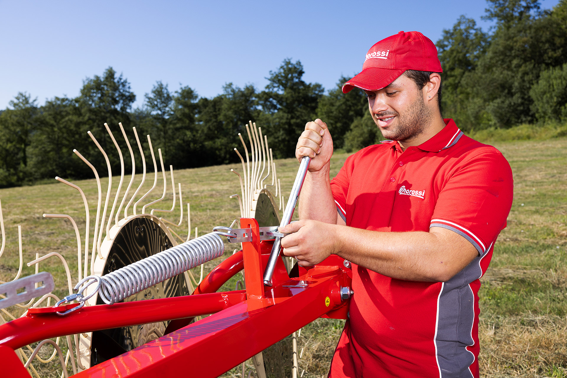 Enorossi POWER RAKE “V” Frame Wheel Rake with Central Joint - AMIA